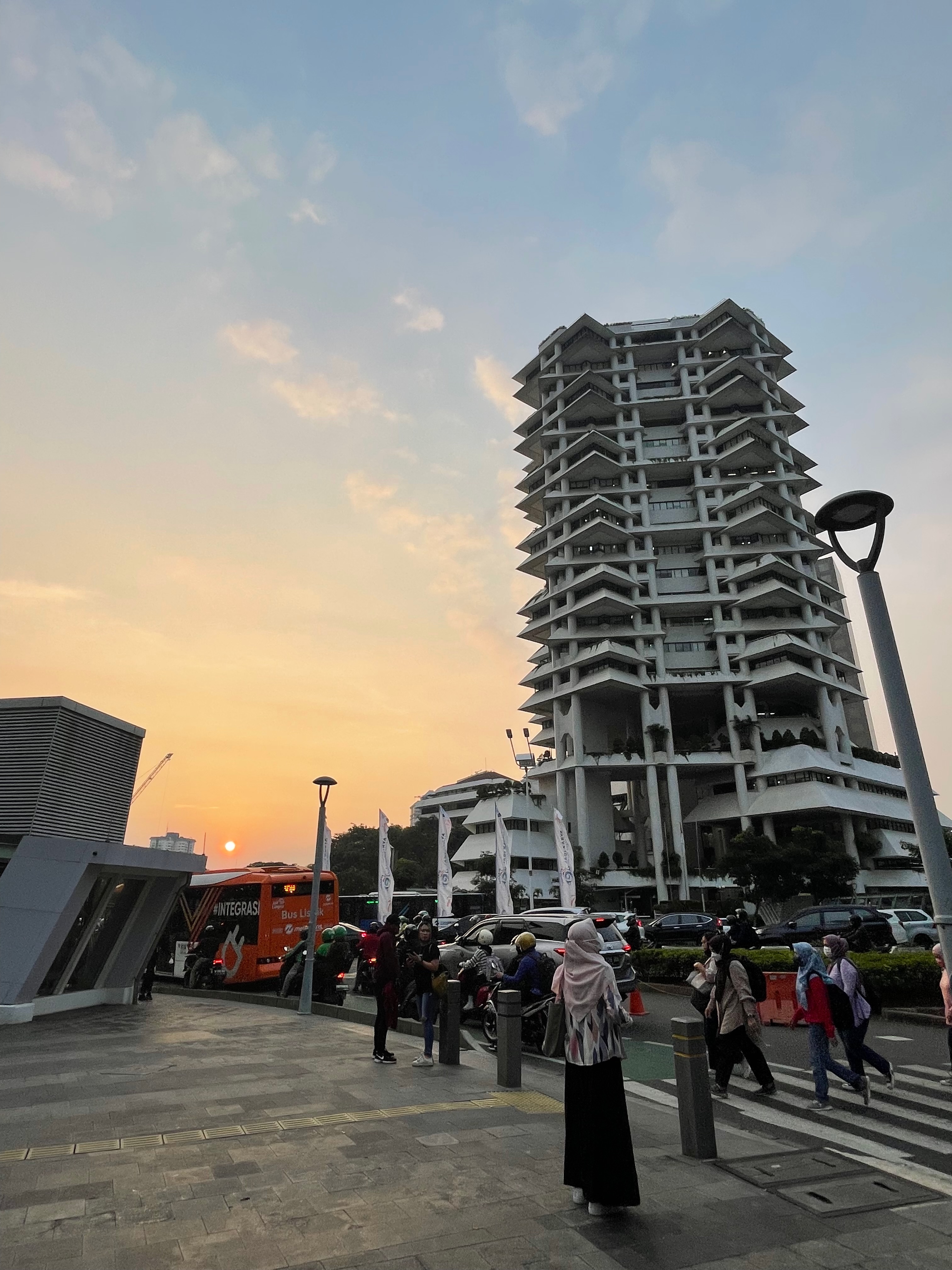 Intiland Tower, “Green Building” Pertama di Indonesia – Robert Adhi Ksp